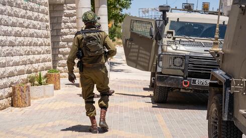 Terrorist opens fire near West Bank checkpoint, flees; no casualties ...