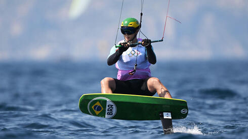 "הירואי": כך גולש הקייט האולימפי מברזיל הציל אישה מטביעה | צפו