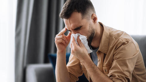 Runny nose in the fall: Cold, allergy or flu? How do you tell the ...